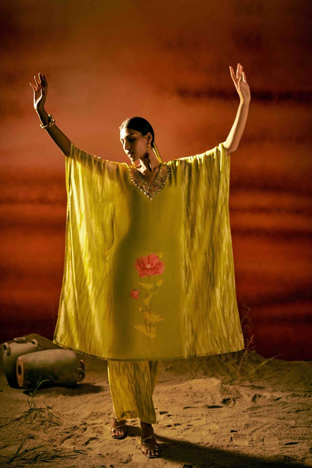 Traditional & Ethnic Dresses for Women & Kids in India | Taruni India