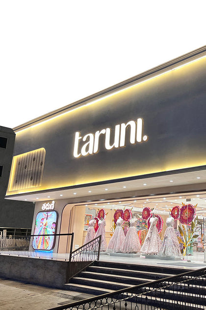 Traditional & Ethnic Dresses for Women & Kids in India | Taruni India