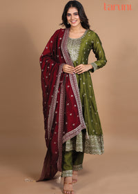 Traditional & Ethnic Dresses for Women & Kids in India | Taruni India