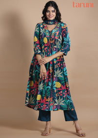 Traditional & Ethnic Dresses for Women & Kids in India | Taruni India