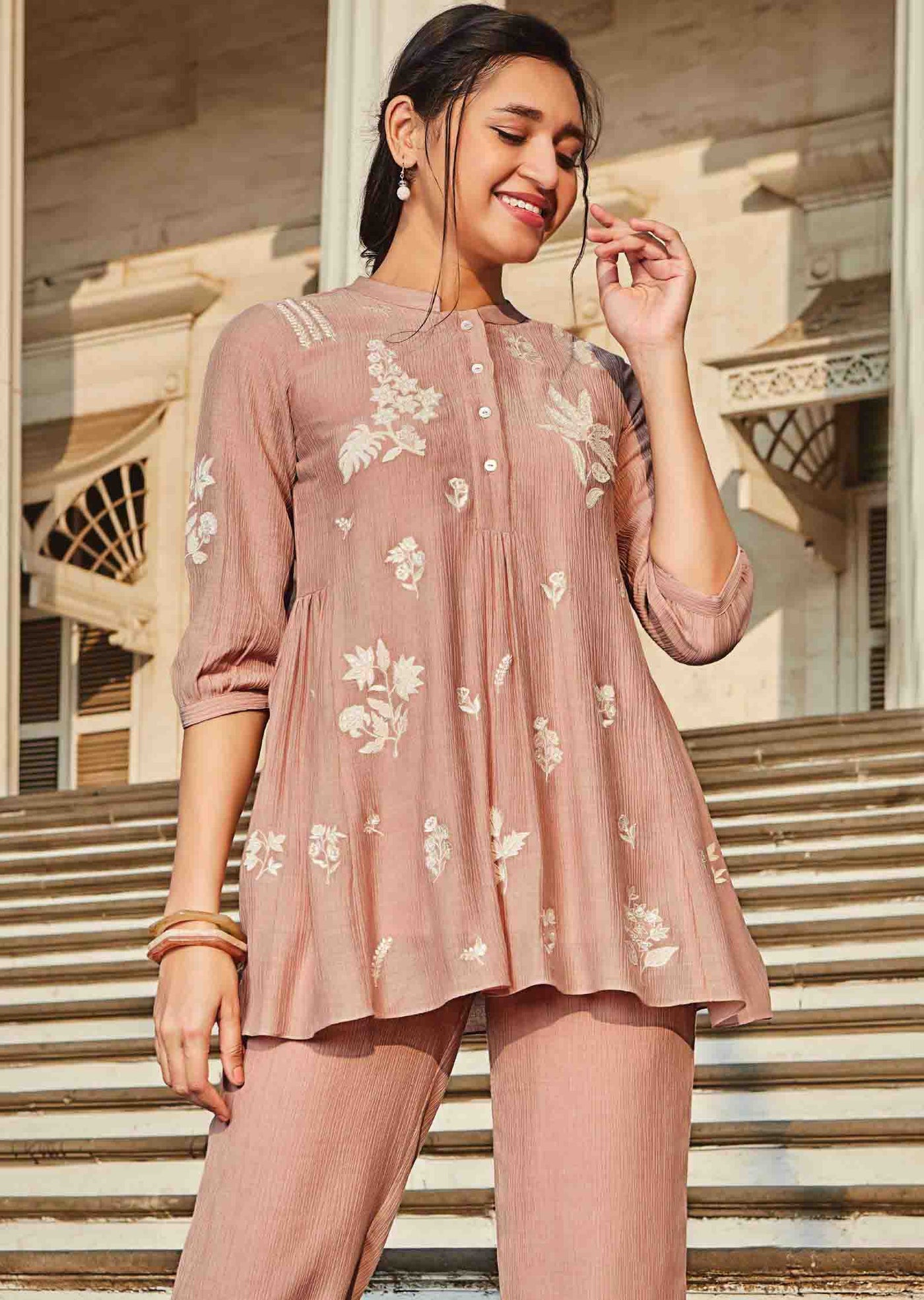 Traditional & Ethnic Dresses for Women & Kids in India | Taruni India